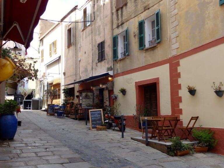 Visiter l'Ile Rousse : que faire ? - Blog voyage - Chouette World